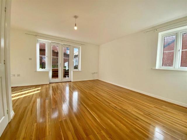 3 bedroom semi detached house to rent