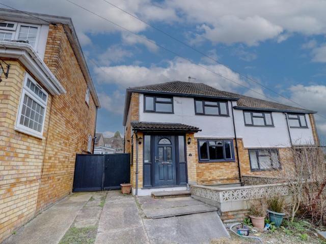 3 bedroom semi detached house to rent