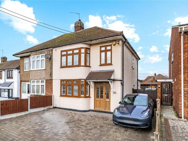 3 bedroom semi detached house to rent