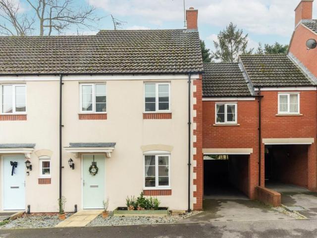 3 bedroom semi detached house to rent