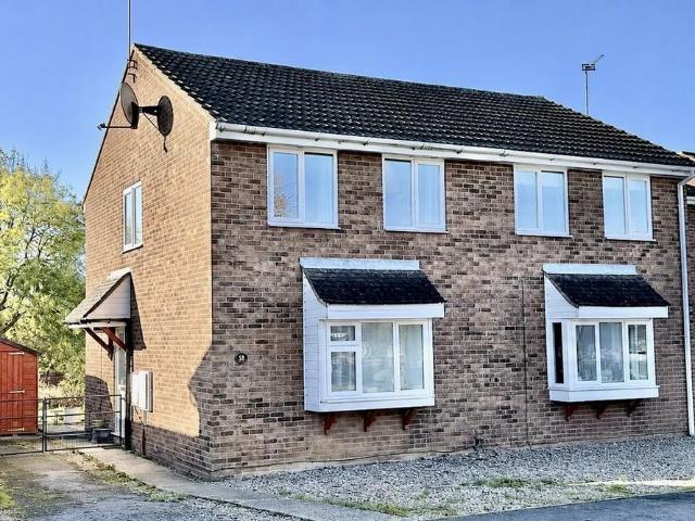 3 bedroom semi detached house to rent