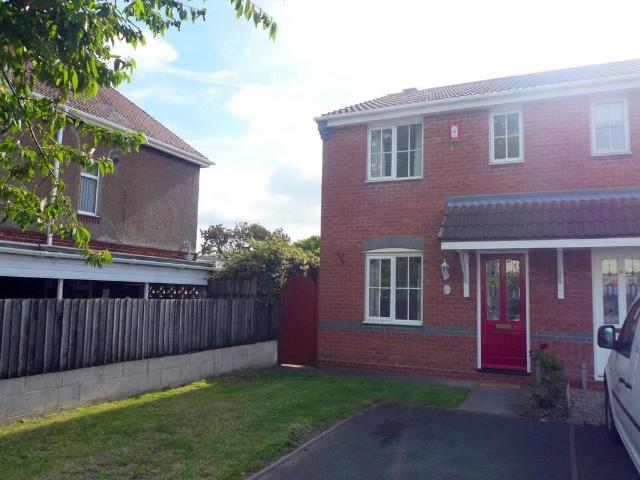 3 bedroom semi detached house to rent