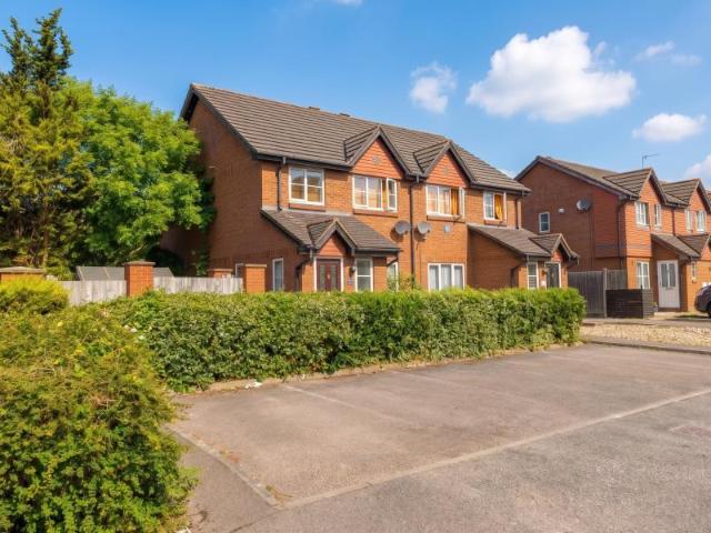 3 bedroom semi detached house to rent