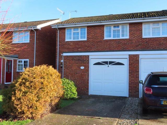 3 bedroom semi detached house to rent