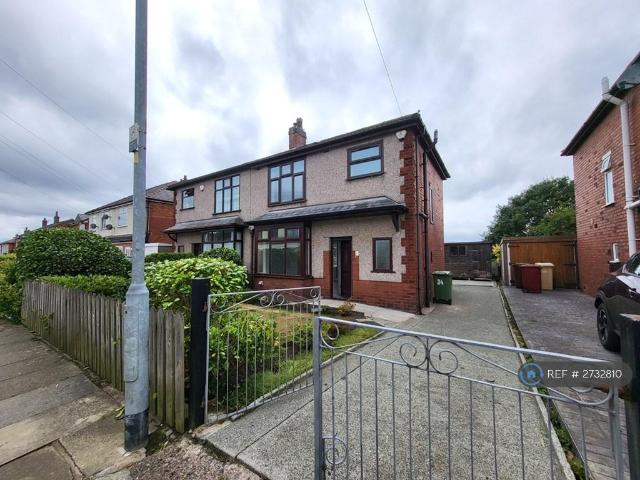 3 bedroom semi detached house to rent