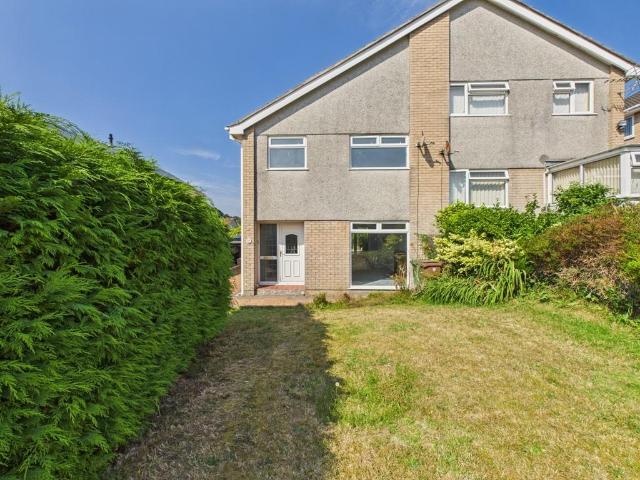 3 bedroom semi detached house to rent