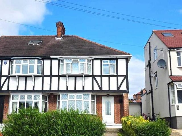 3 bedroom semi detached house to rent