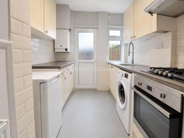 3 bedroom semi detached house to rent