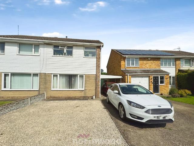 3 bedroom semi detached house to rent