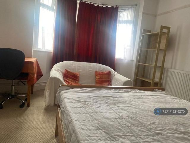 1 bedroom in a house share to rent