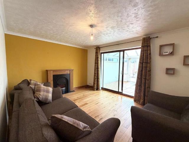 3 bedroom semi detached house to rent