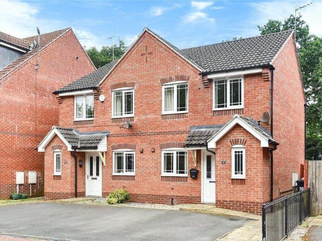 3 bedroom semi detached house to rent