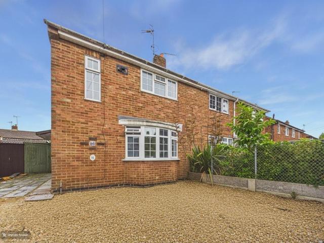 3 bedroom semi detached house to rent