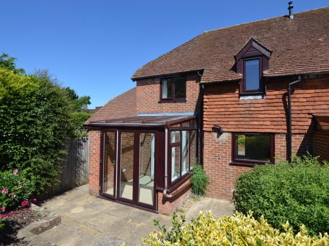 3 bedroom Semi detached house to rent