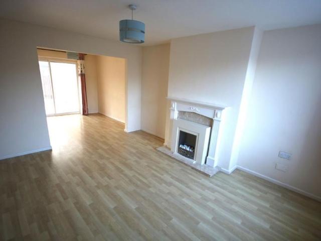 3 bedroom semi detached house to rent