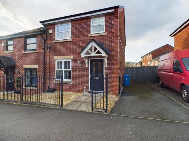3 bedroom semi detached house to rent