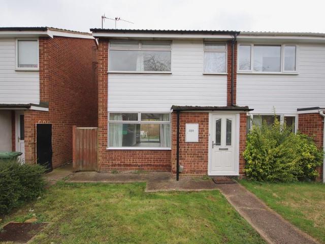 3 bedroom semi detached house to rent