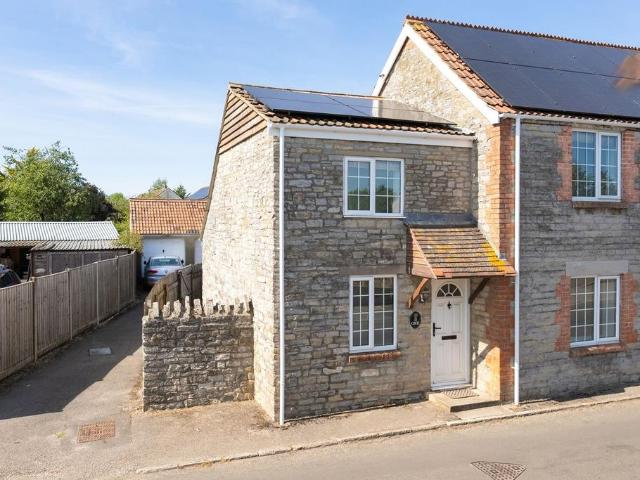 3 bedroom semi detached house to rent