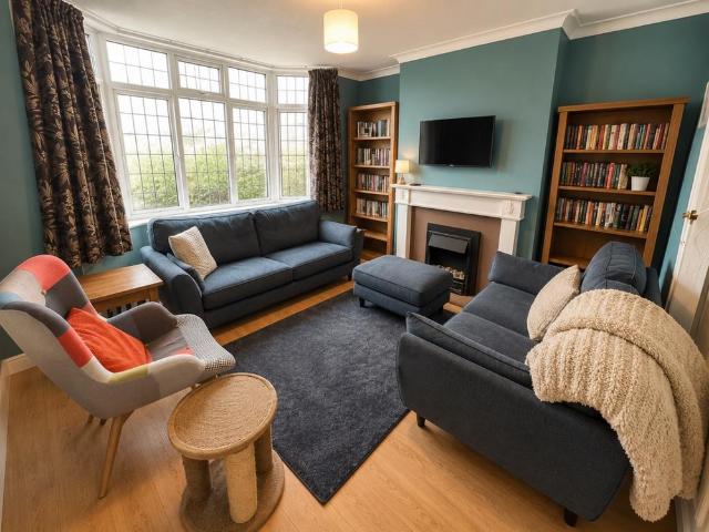 3 bedroom semi detached house to rent