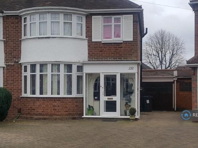 3 bedroom semi detached house to rent