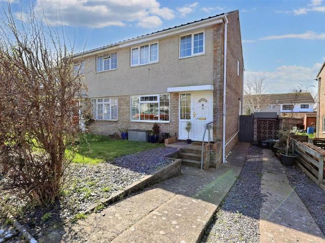 3 bedroom semi detached house to rent