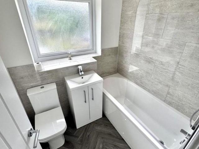 3 bedroom semi detached house to rent
