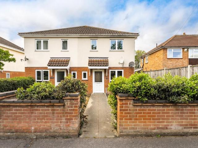 3 bedroom semi detached house to rent