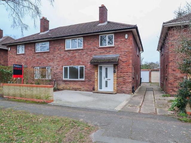 3 bedroom semi detached house to rent
