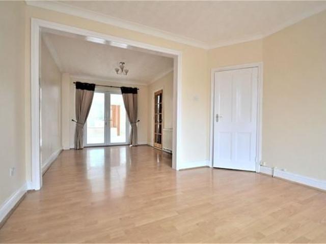 3 bedroom semi detached house to rent