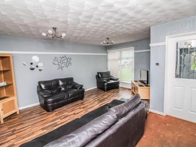 3 bedroom semi detached house to rent