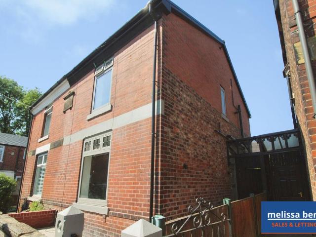 3 bedroom semi detached house to rent