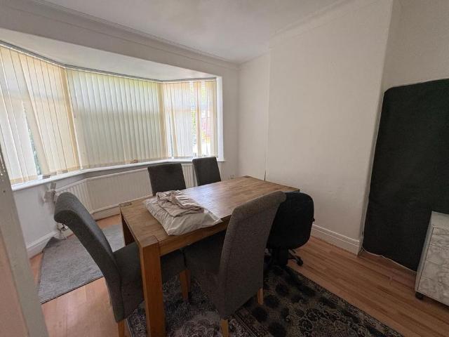 3 bedroom semi detached house to rent