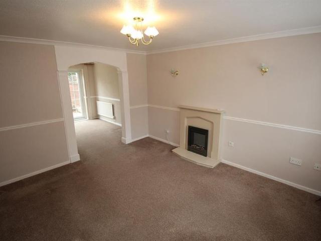 3 bedroom semi detached house to rent