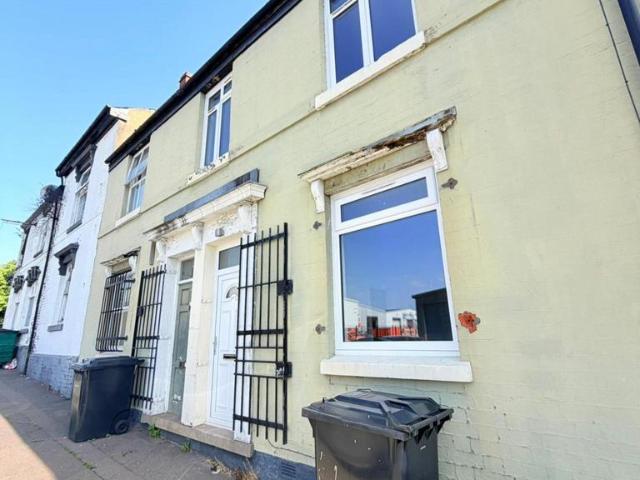 3 bedroom semi detached house to rent