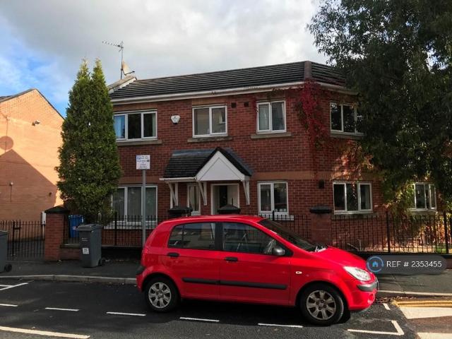 3 bedroom semi detached house to rent