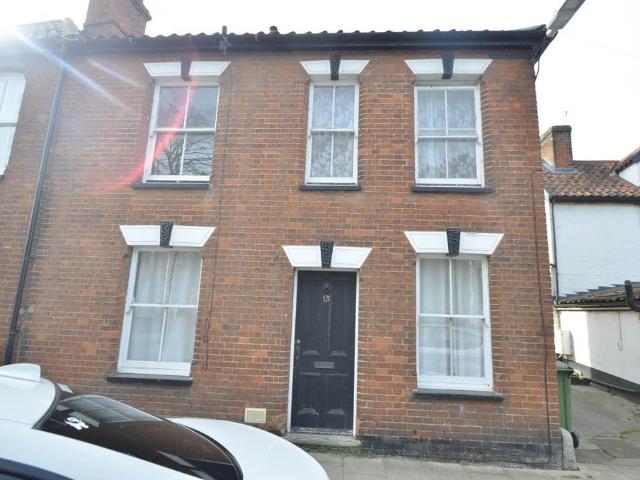 3 bedroom semi detached house to rent