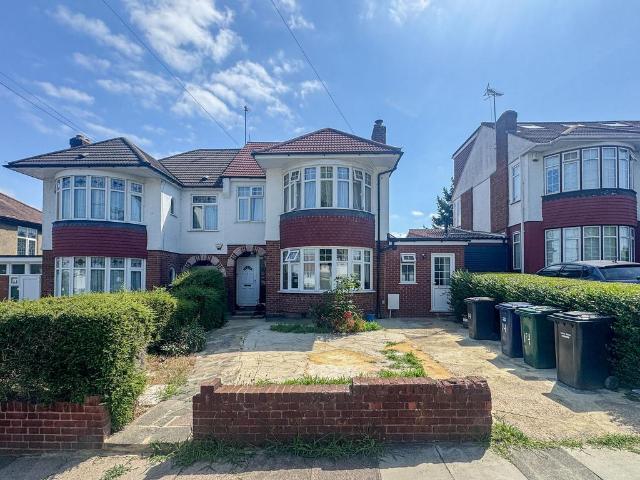 3 bedroom semi detached house to rent