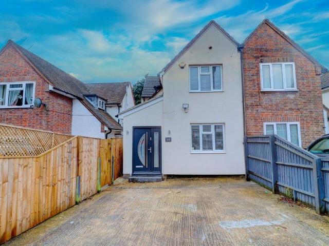 3 bedroom semi detached house to rent