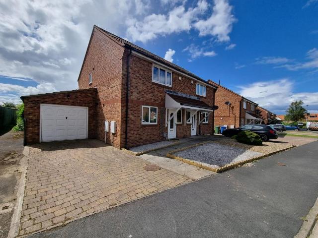 3 bedroom semi detached house to rent