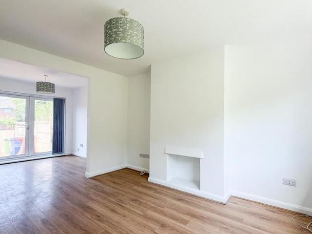 3 bedroom semi detached house to rent