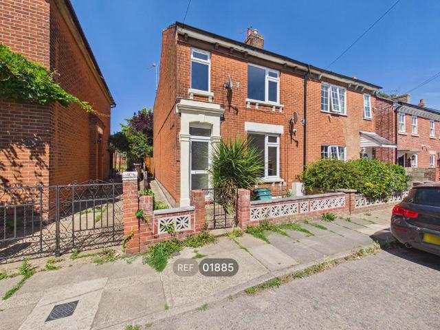 3 bedroom semi detached house to rent