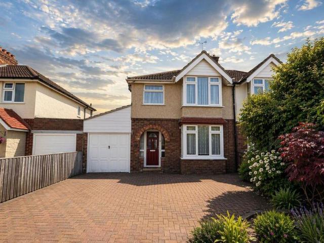 3 bedroom semi detached house to rent