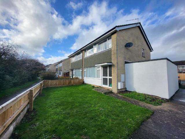 3 bedroom semi detached house to rent