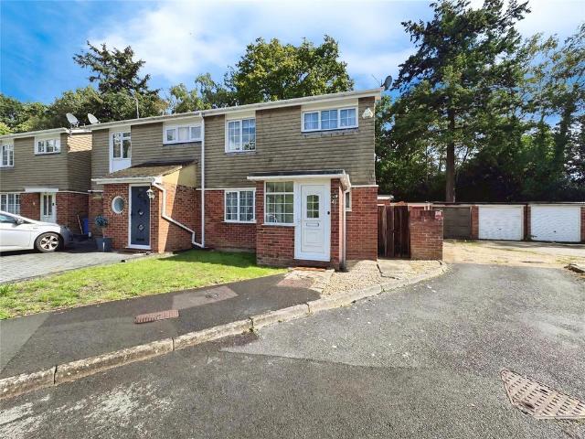 3 bedroom semi detached house to rent