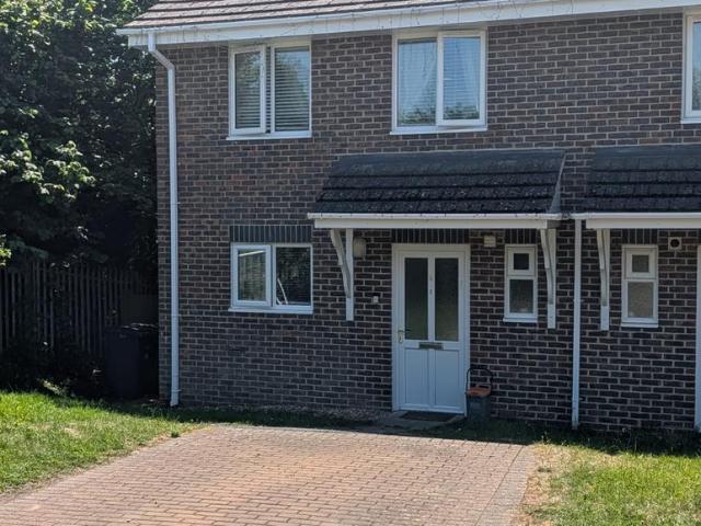 3 bedroom semi detached house to rent