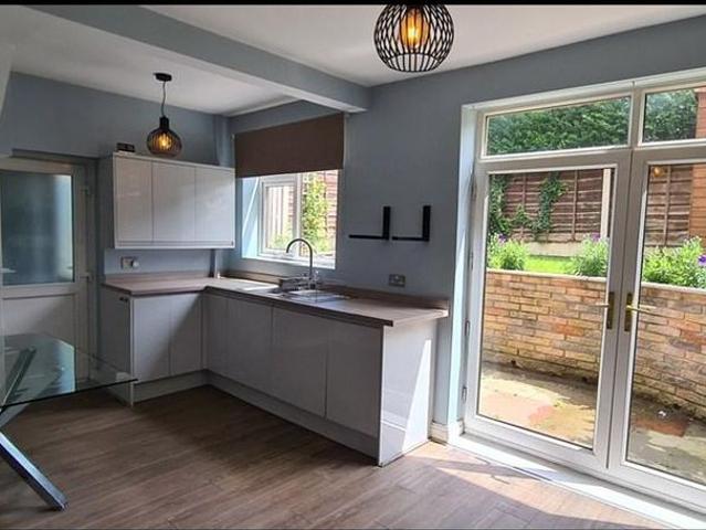 3 bedroom semi detached house to rent