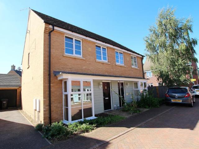 3 bedroom semi detached house to rent