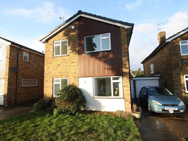 3 bedroom semi detached house to rent
