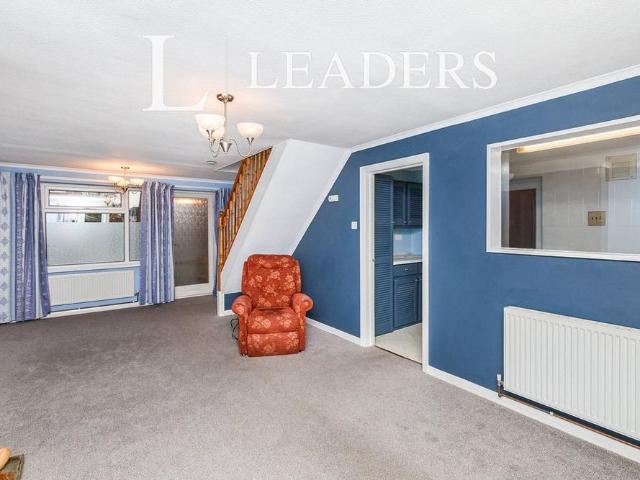 3 bedroom semi detached house to rent