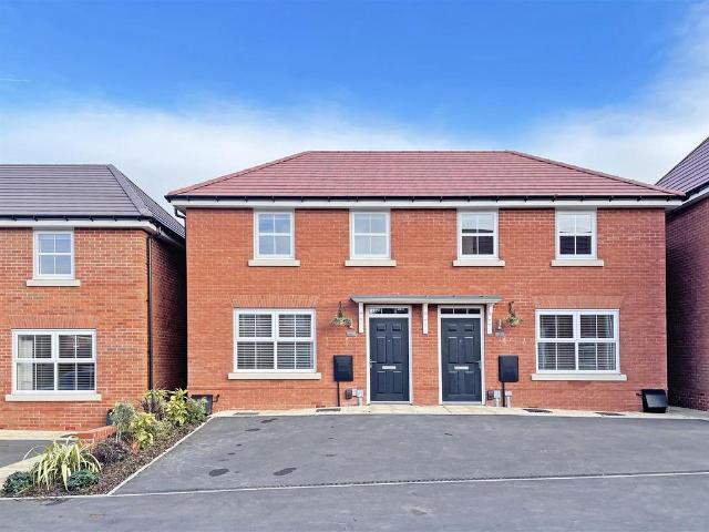 3 bedroom semi detached house to rent